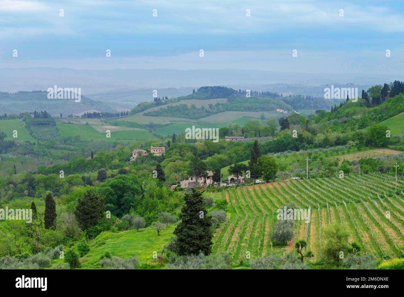 Beautiful spring landscape with hills in Tuscany countryside, Italy ...