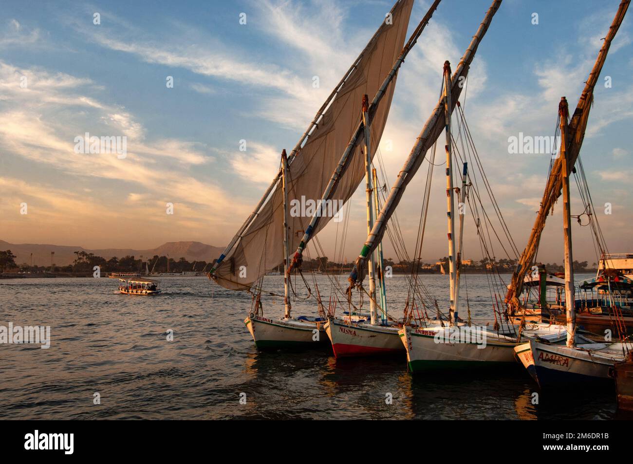 Nile river (temple) luxor hi-res stock photography and images - Alamy