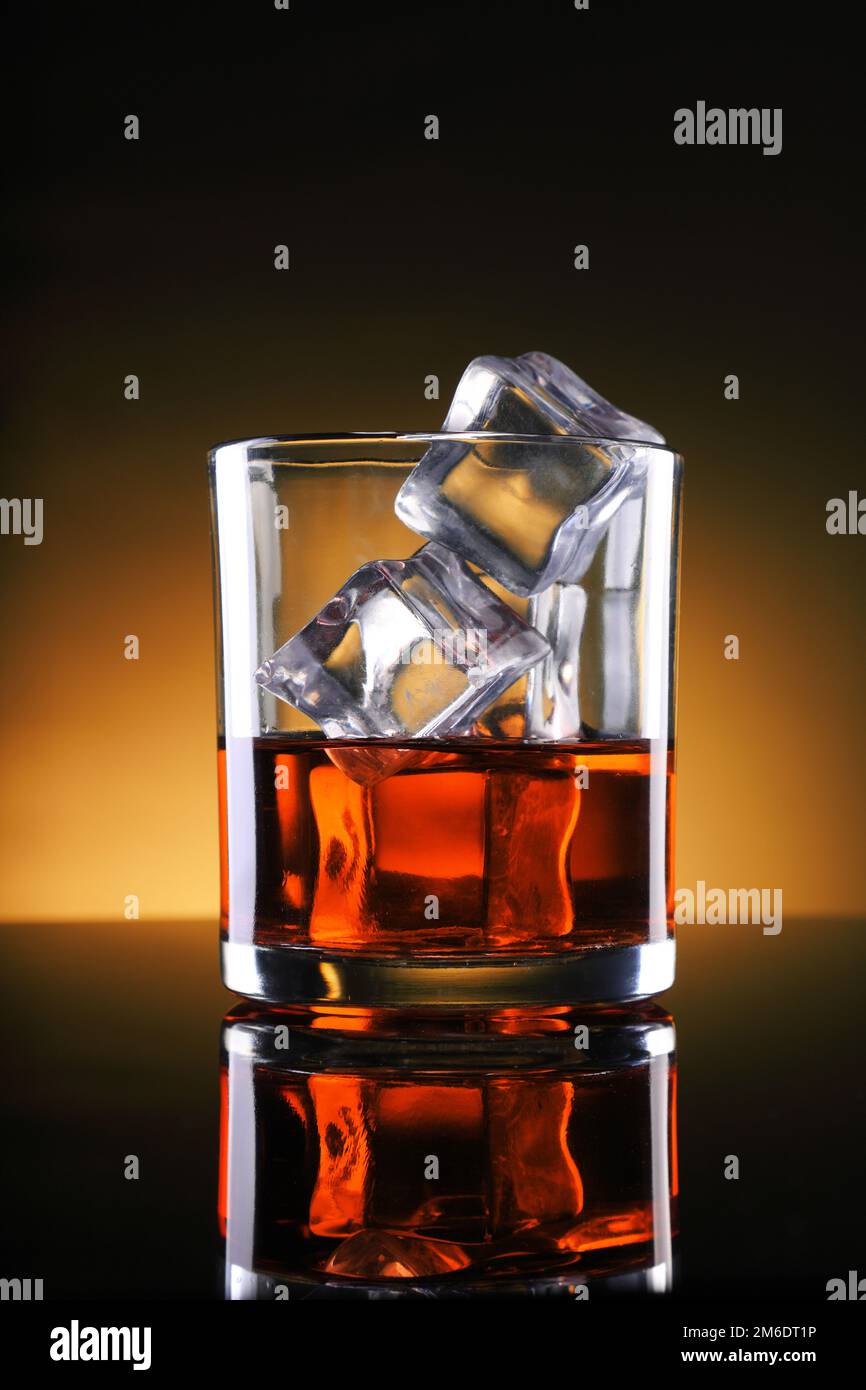 Whisky rum hi-res stock photography and images - Alamy