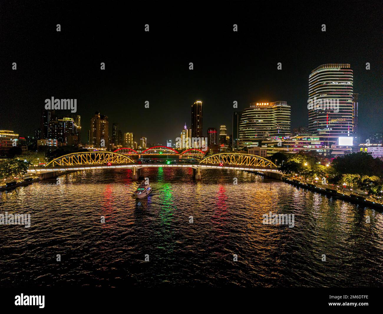 Aerial photo shows the beautiful scenery of the Guangzhou International Light Festival on both ...