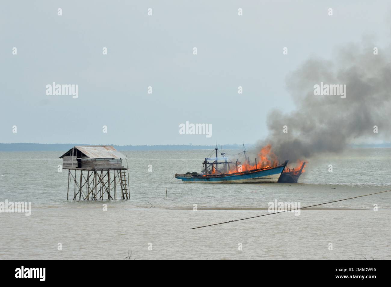 Explosions fishing boat Stock Photo - Alamy