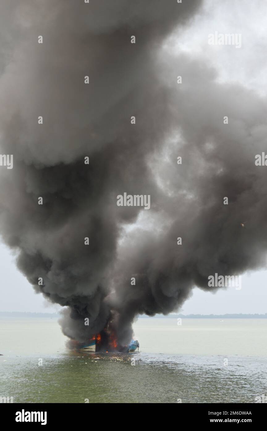 Explosions fishing boat Stock Photo - Alamy