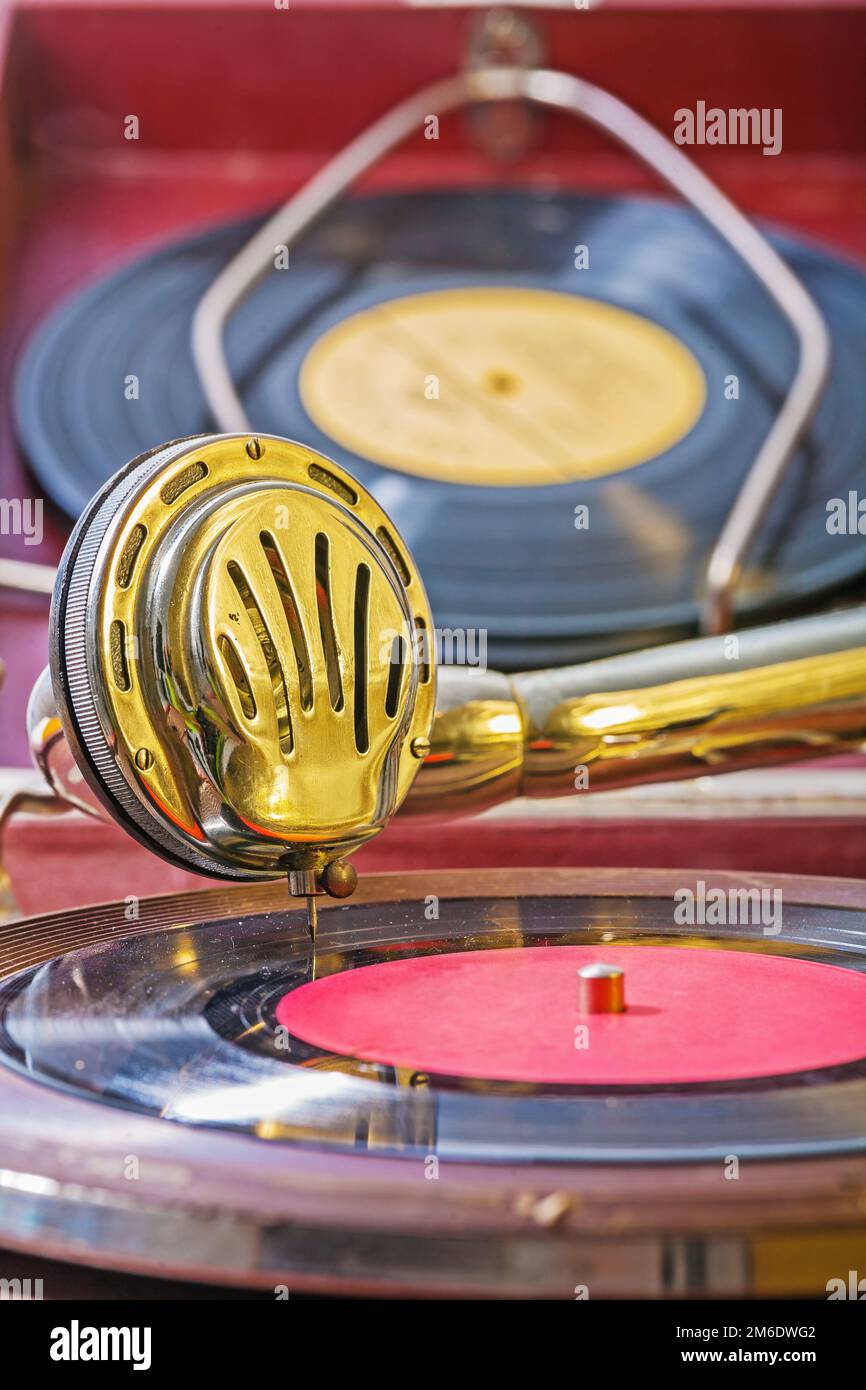 close up view on speaker of vintage gramophone Stock Photo - Alamy
