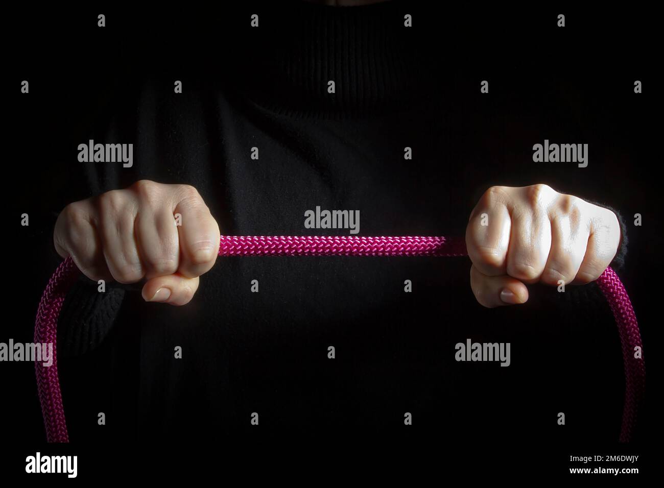 Hands and rope hi-res stock photography and images - Alamy