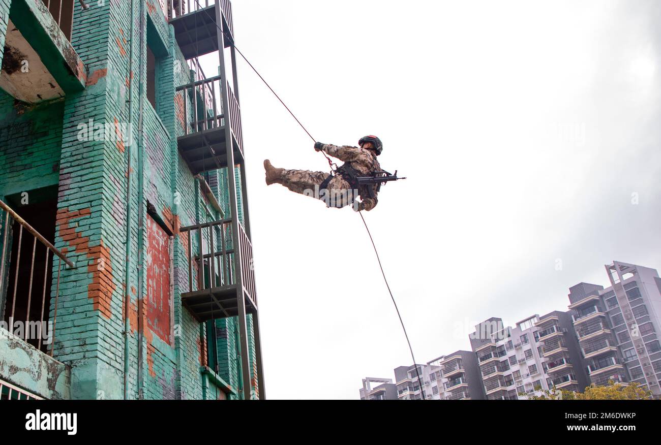 BEIHAI, CHINA - JANUARY 4, 2023 - Special forces soldiers carry out ...