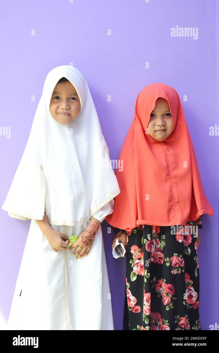 Asian little girl Muslim Stock Photo - Alamy