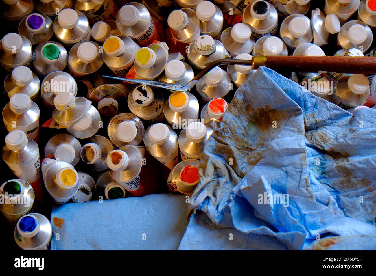 Paint tubes, painting material Stock Photo - Alamy