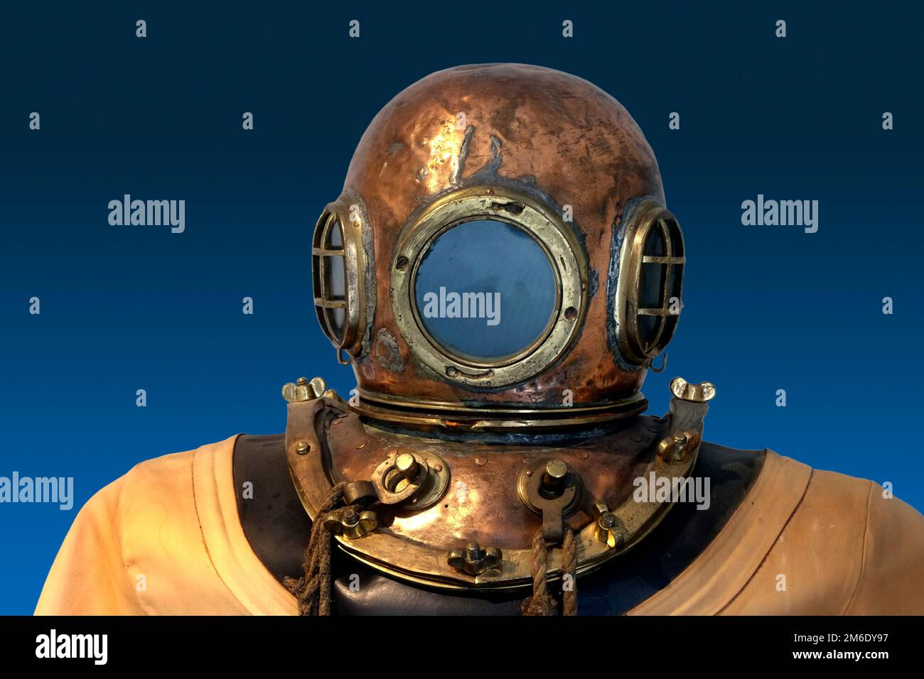Diving helmet hi-res stock photography and images - Alamy