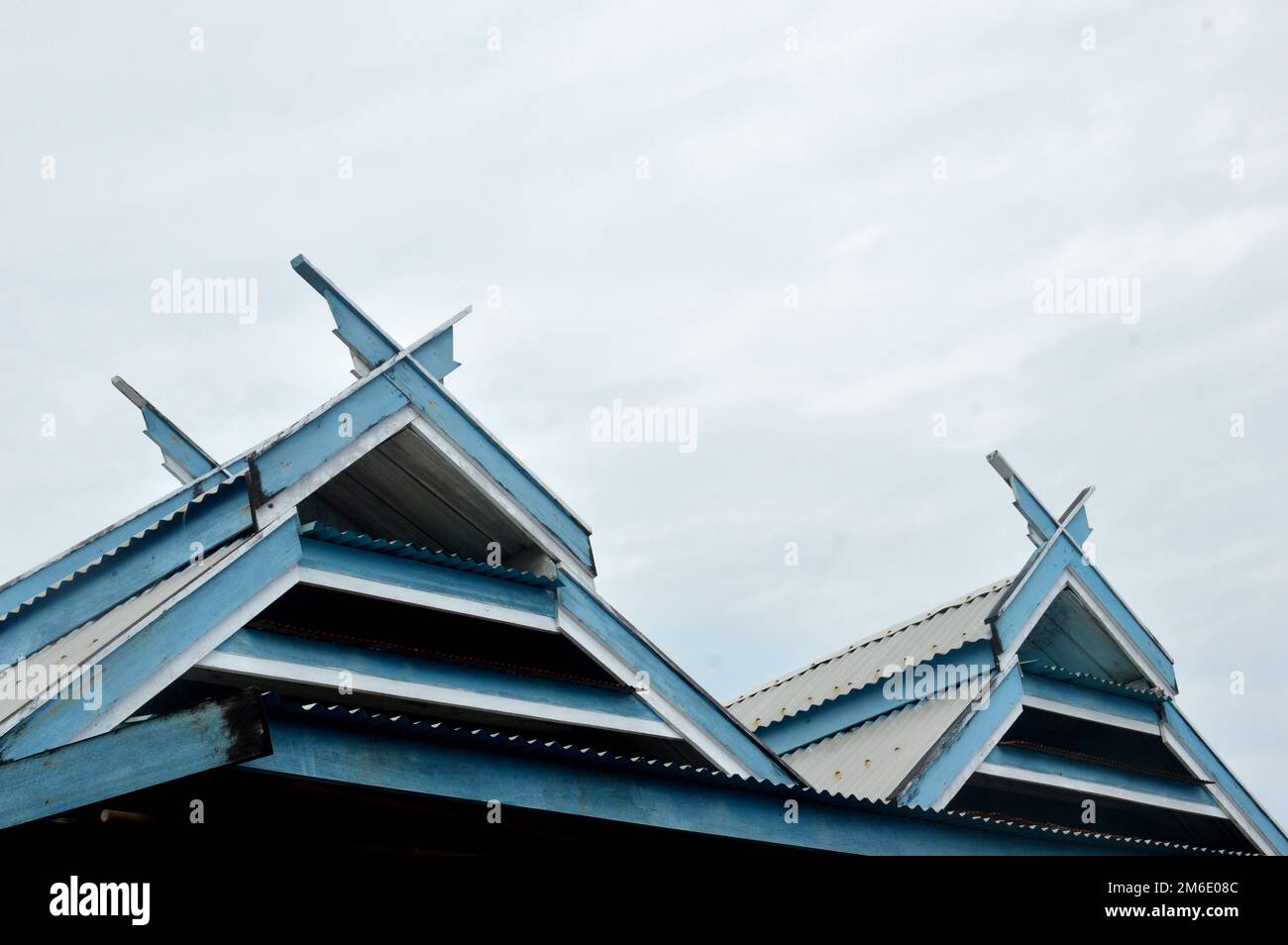 Flood house roof hi-res stock photography and images - Alamy
