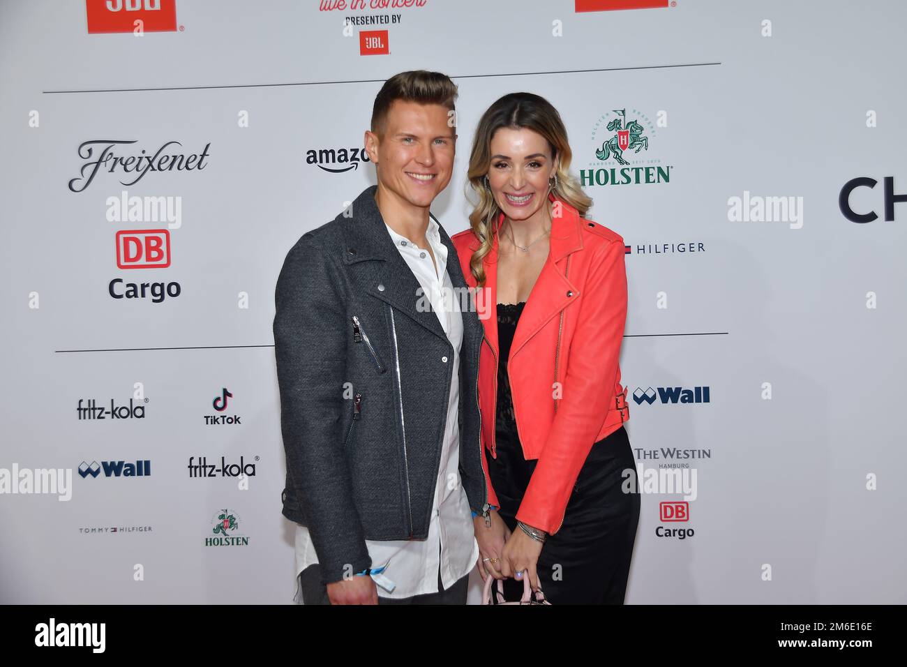 Matthias Ostrzolek und Frau Anne Kathrin Ertl beim „CHANNEL AID live in ...