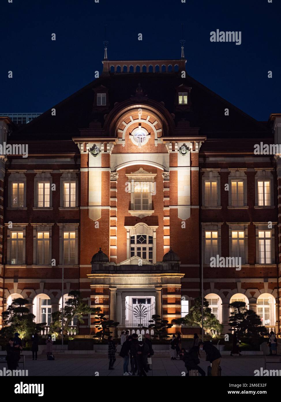 Tokyo, Japan - 1 2 20: The front of Tokyo station's famous brick building at night Stock Photo ...