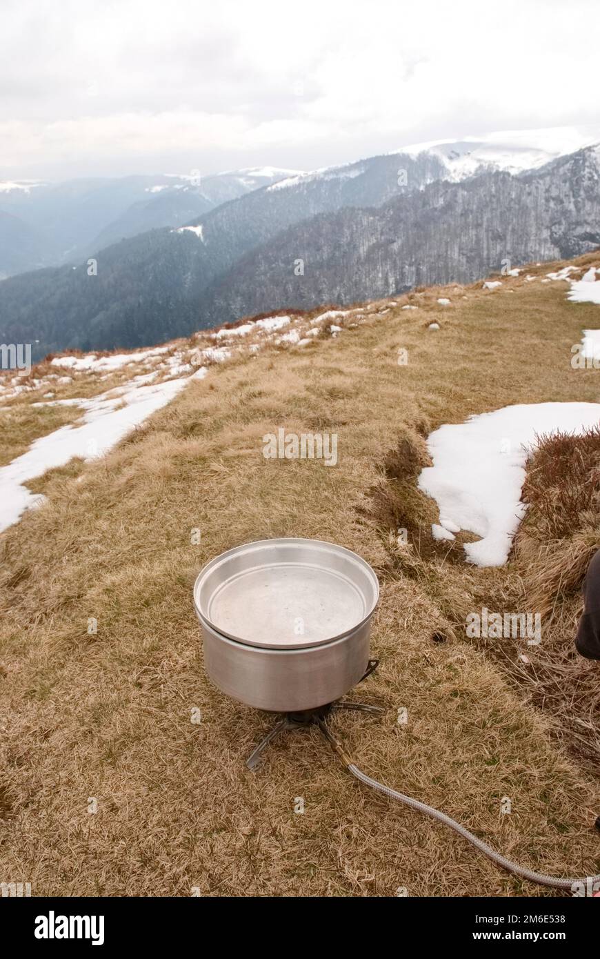 Cooking in an outdoor kitchen hi-res stock photography and images - Alamy