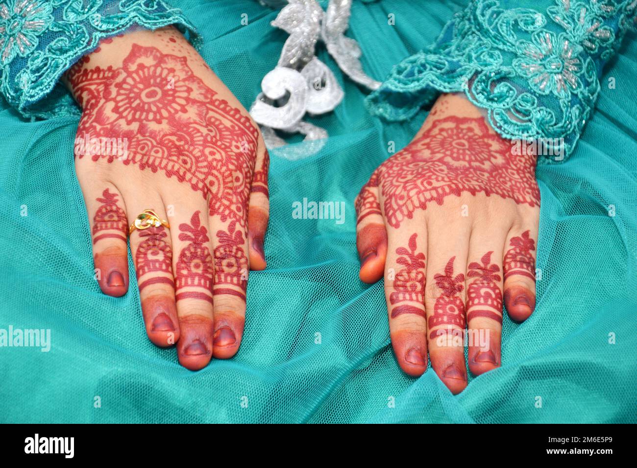 Henna hi-res stock photography and images - Alamy