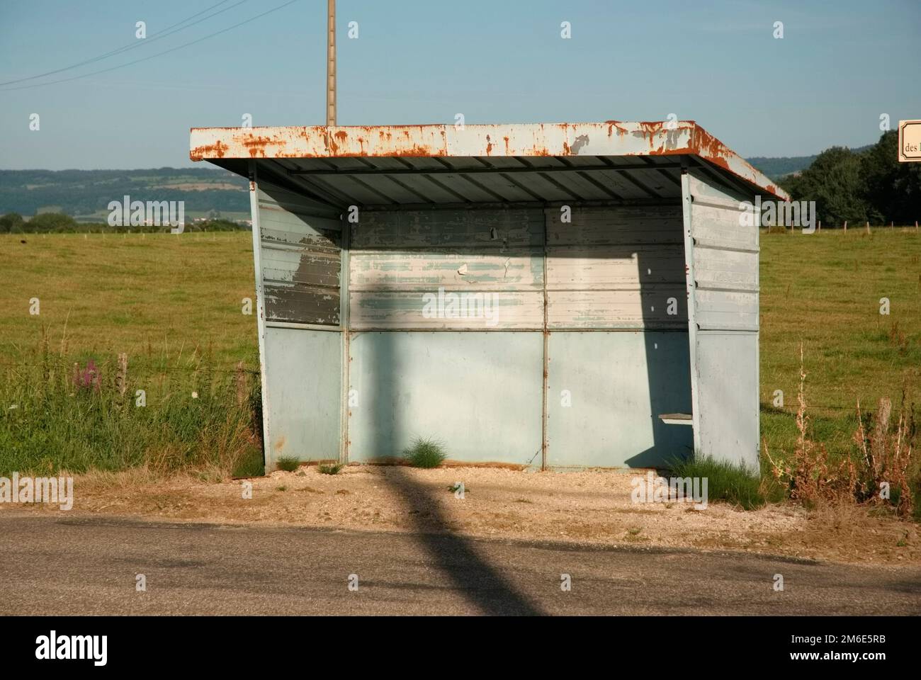 Old bus shelter bus stop hi-res stock photography and images - Alamy