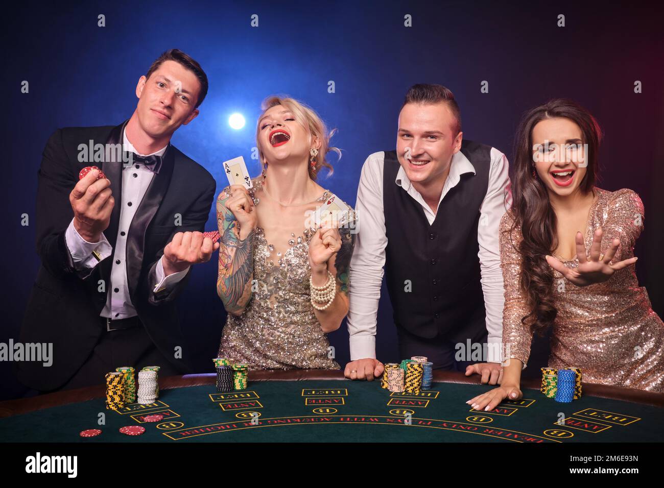 Group of wealthy men money hi-res stock photography and images - Alamy