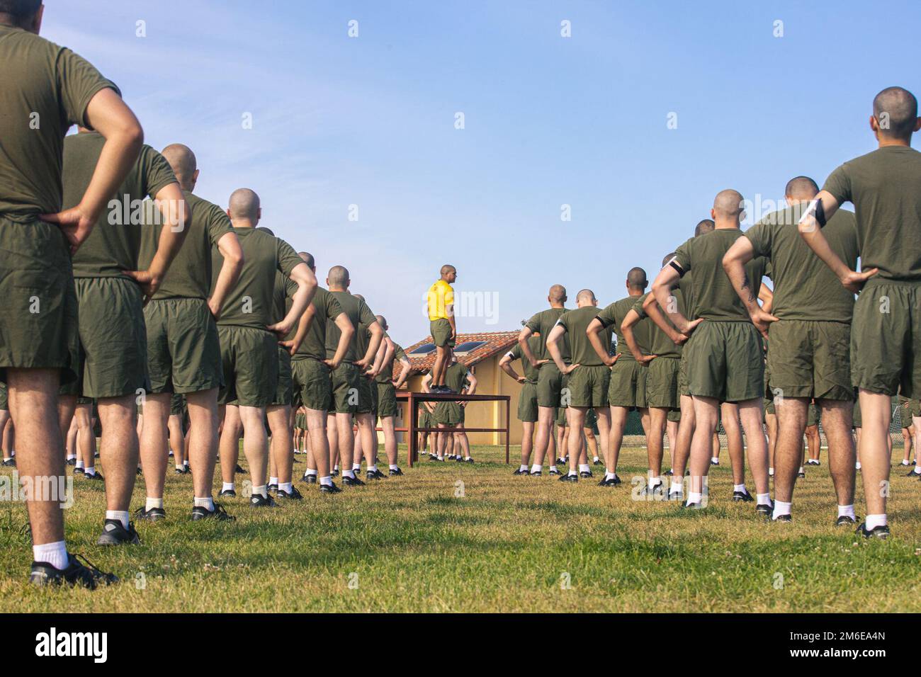 U.S Marine Corps recruits with Echo Company, 2nd Recruit Training ...