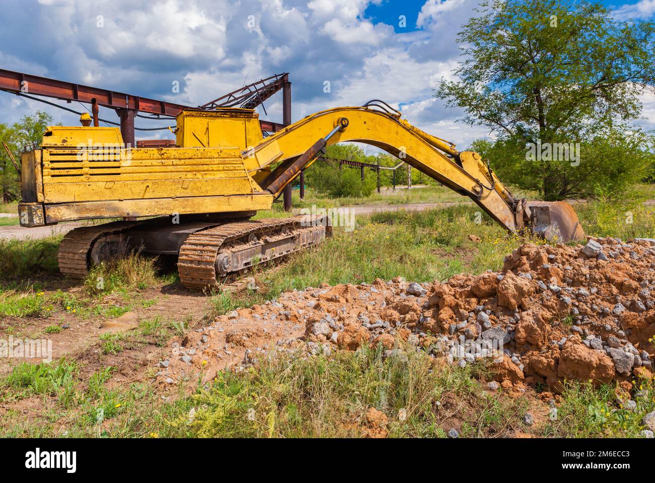 Heavy Power Bulldozer work on a building site Stock Photo - Alamy