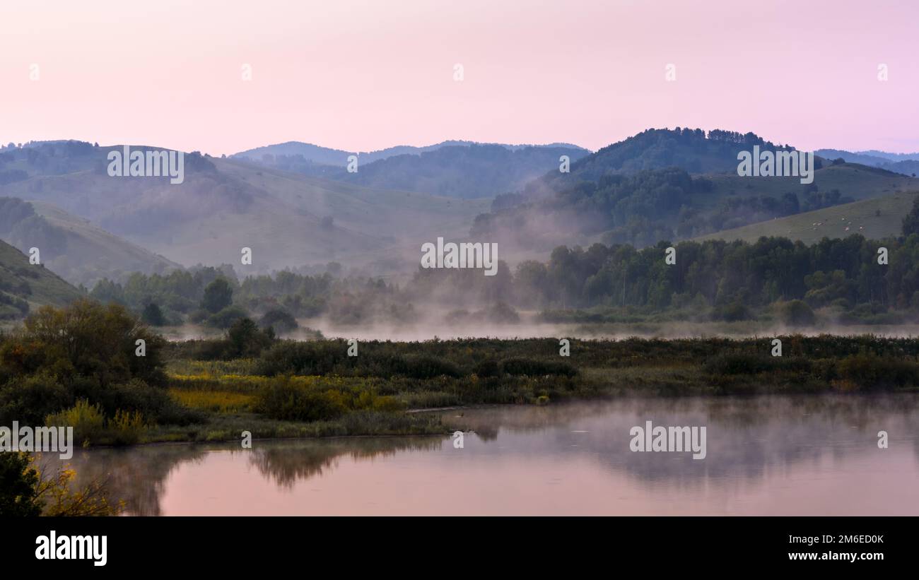 Early morning landscape hi-res stock photography and images - Alamy