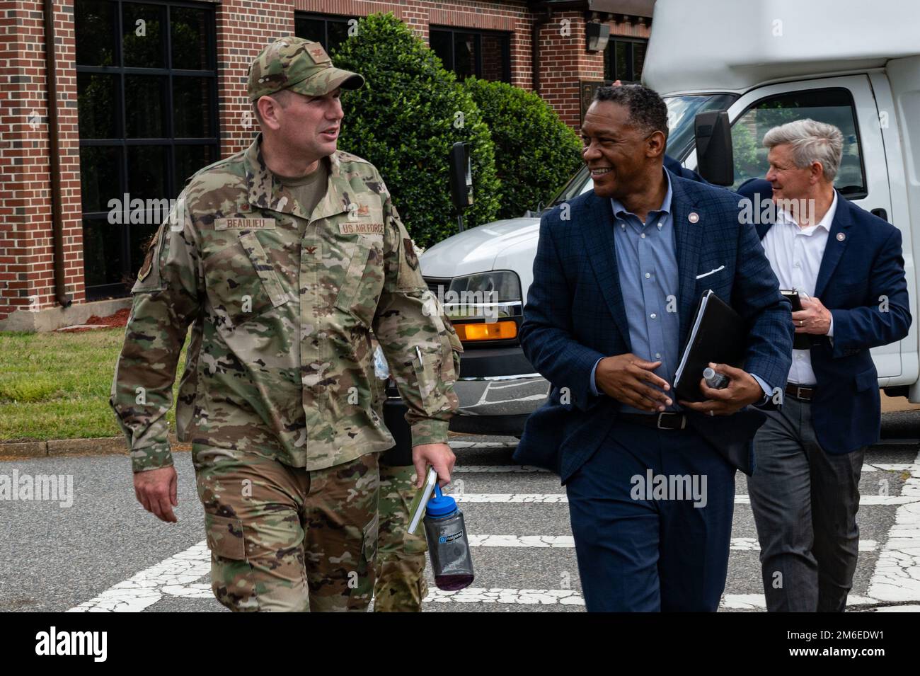633 air base wing hi-res stock photography and images - Alamy