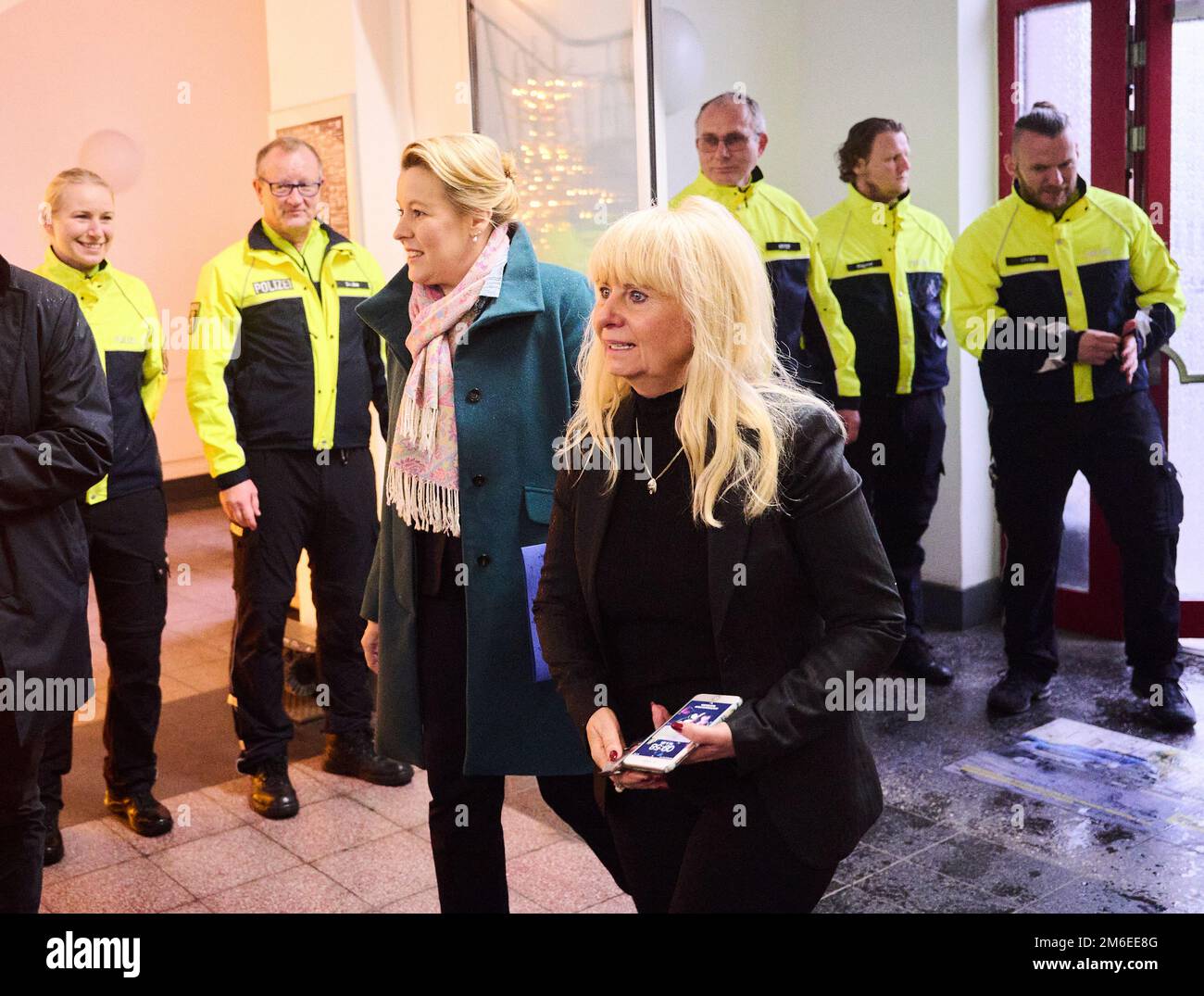 Berlin, Germany. 04th Jan, 2023. Franziska Giffey (3rd from right, SPD ...