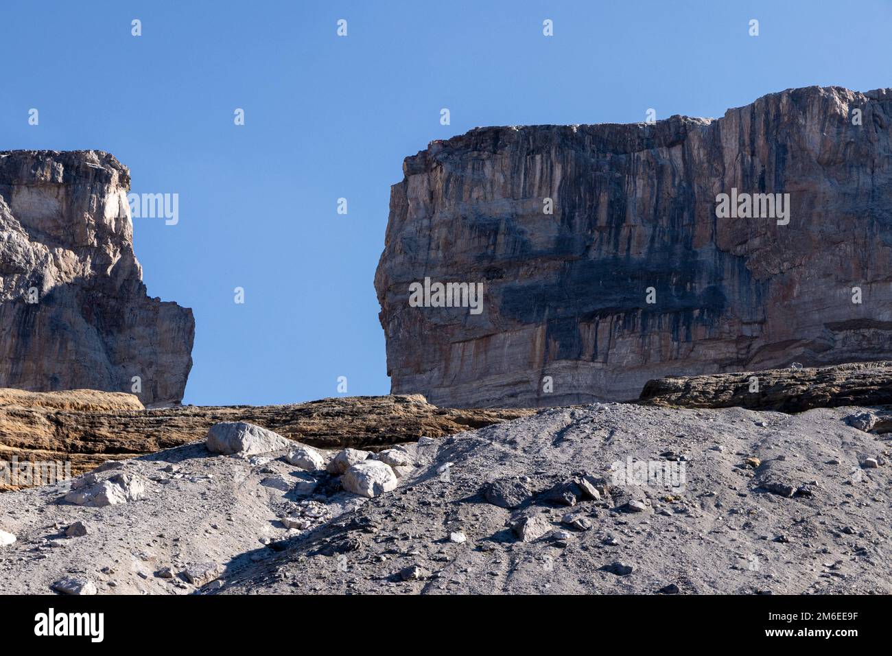 Roland Gap, Cirque de Gavarnie in the Pyrenees Stock Photo - Alamy