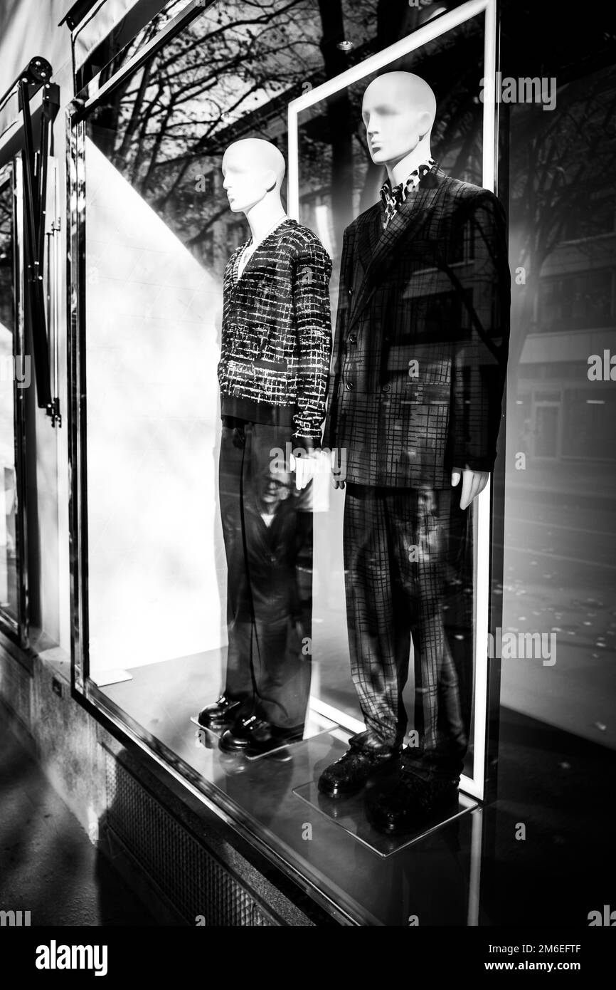 Store with mannequins Black and White Stock Photos & Images - Alamy
