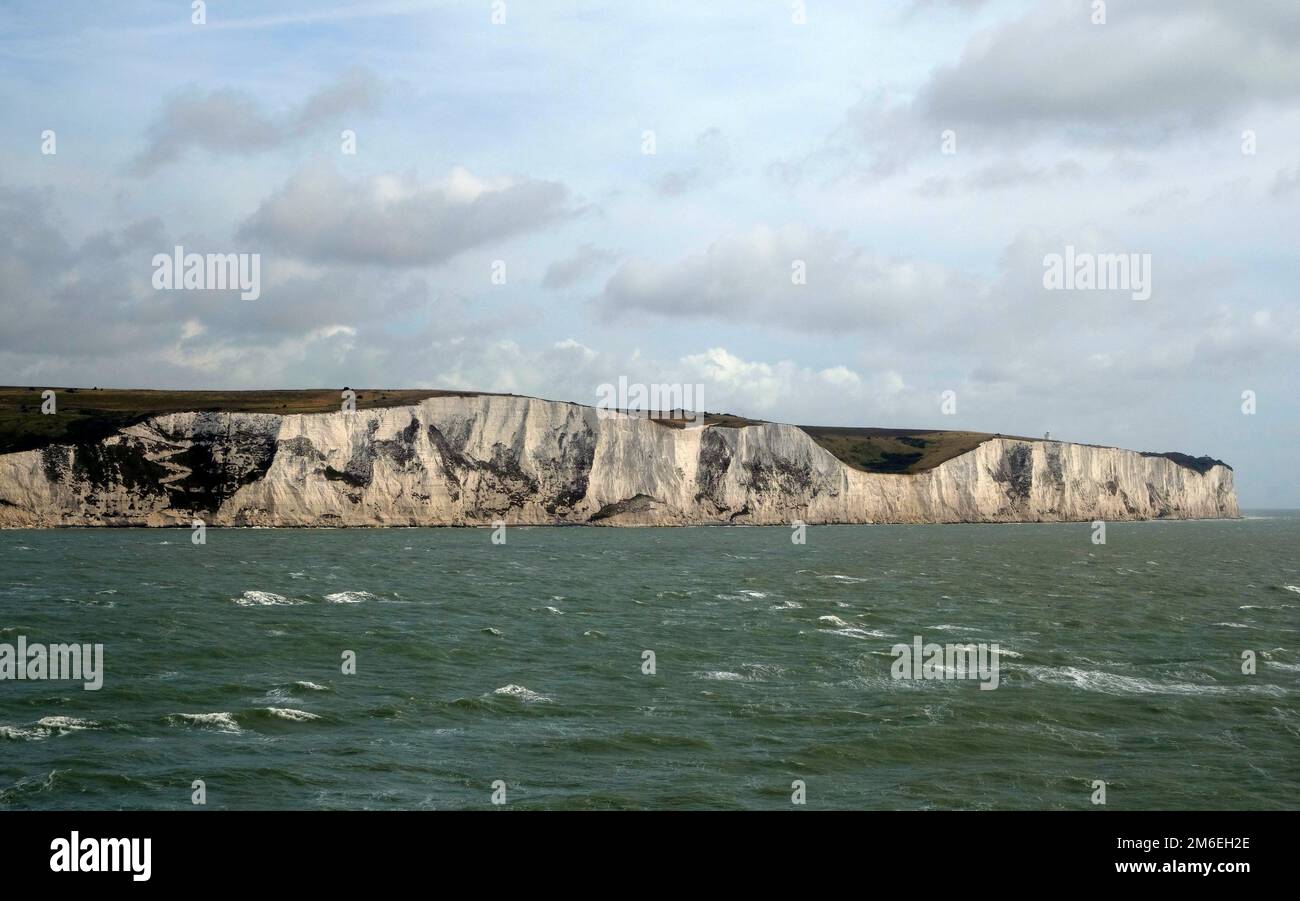 White cliffs of dover grass clear sky sea england Stock Photo - Alamy