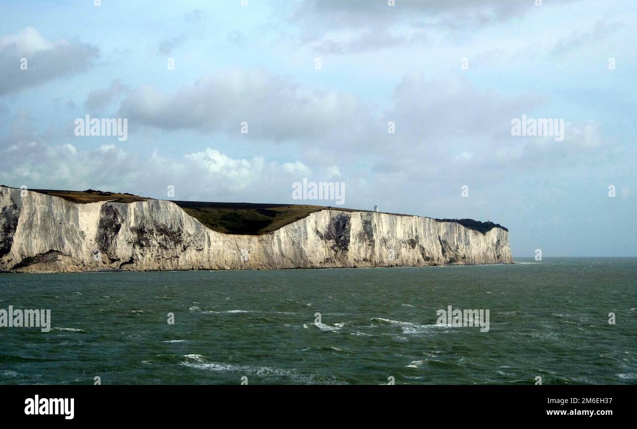 White cliffs of dover grass clear sky sea england Stock Photo - Alamy