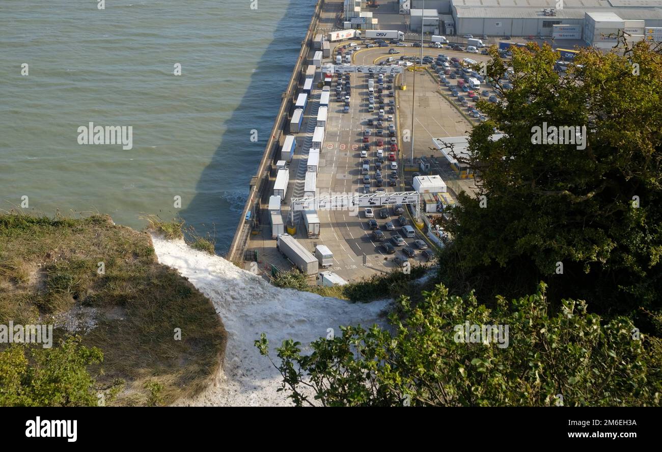 English channel white cliffs of dover hi-res stock photography and ...