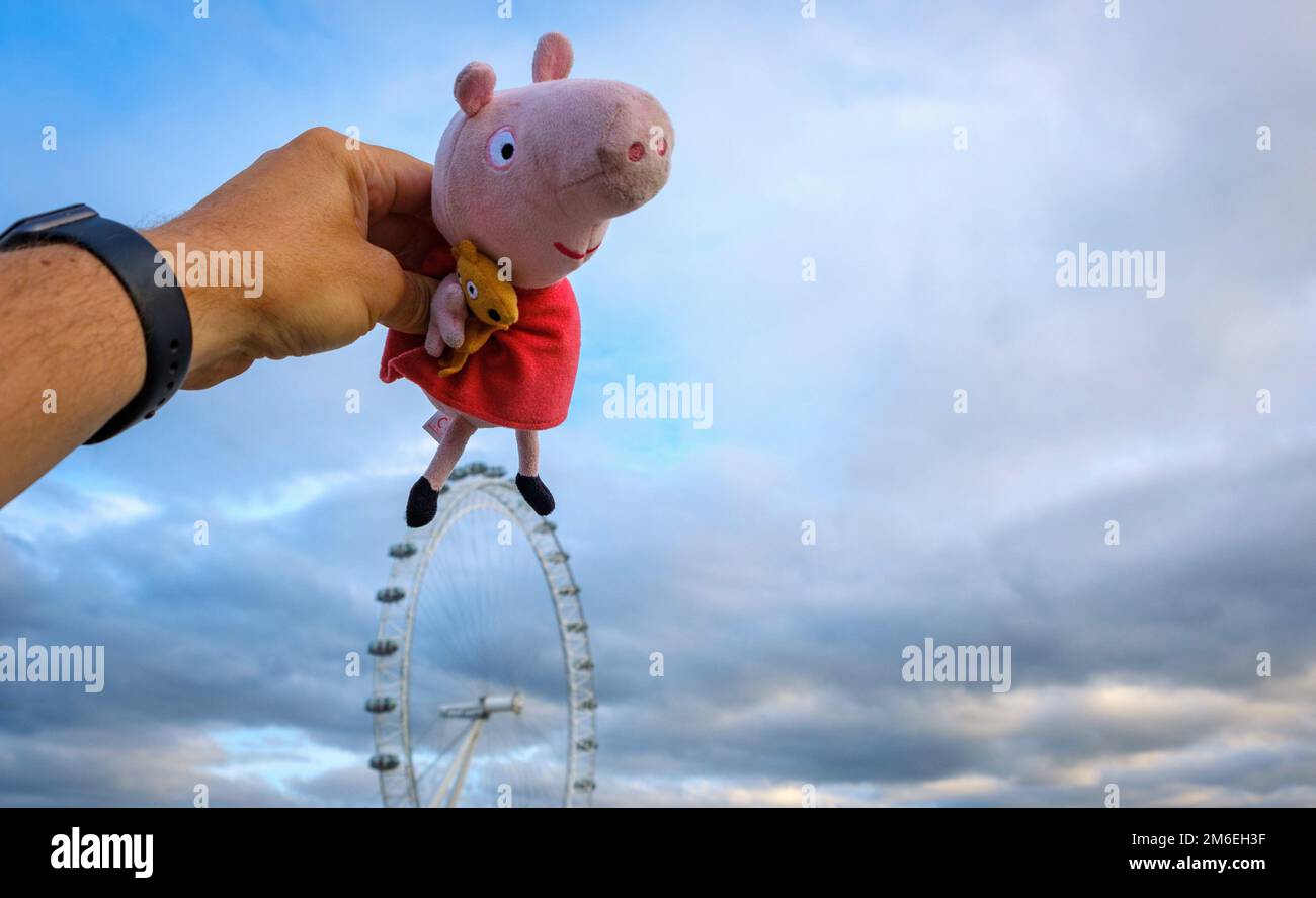 Peppa pig visiting tourist attractions in london uk Stock Photo - Alamy