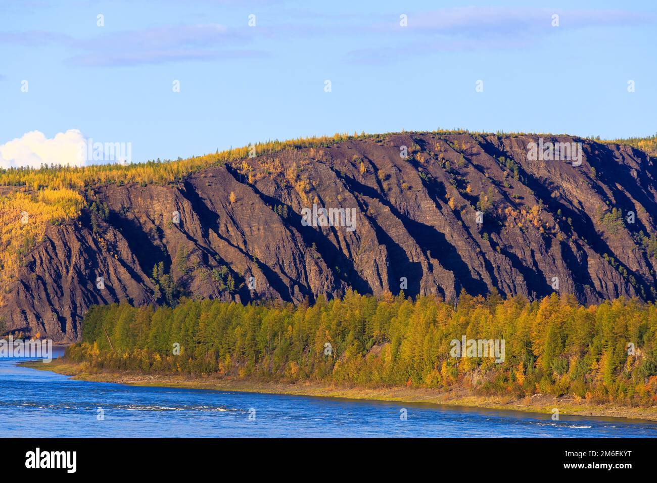 Tundra landscape with moss and mountains hi-res stock photography and ...