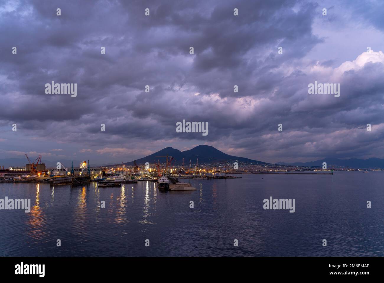 Sunset volcano hi-res stock photography and images - Alamy