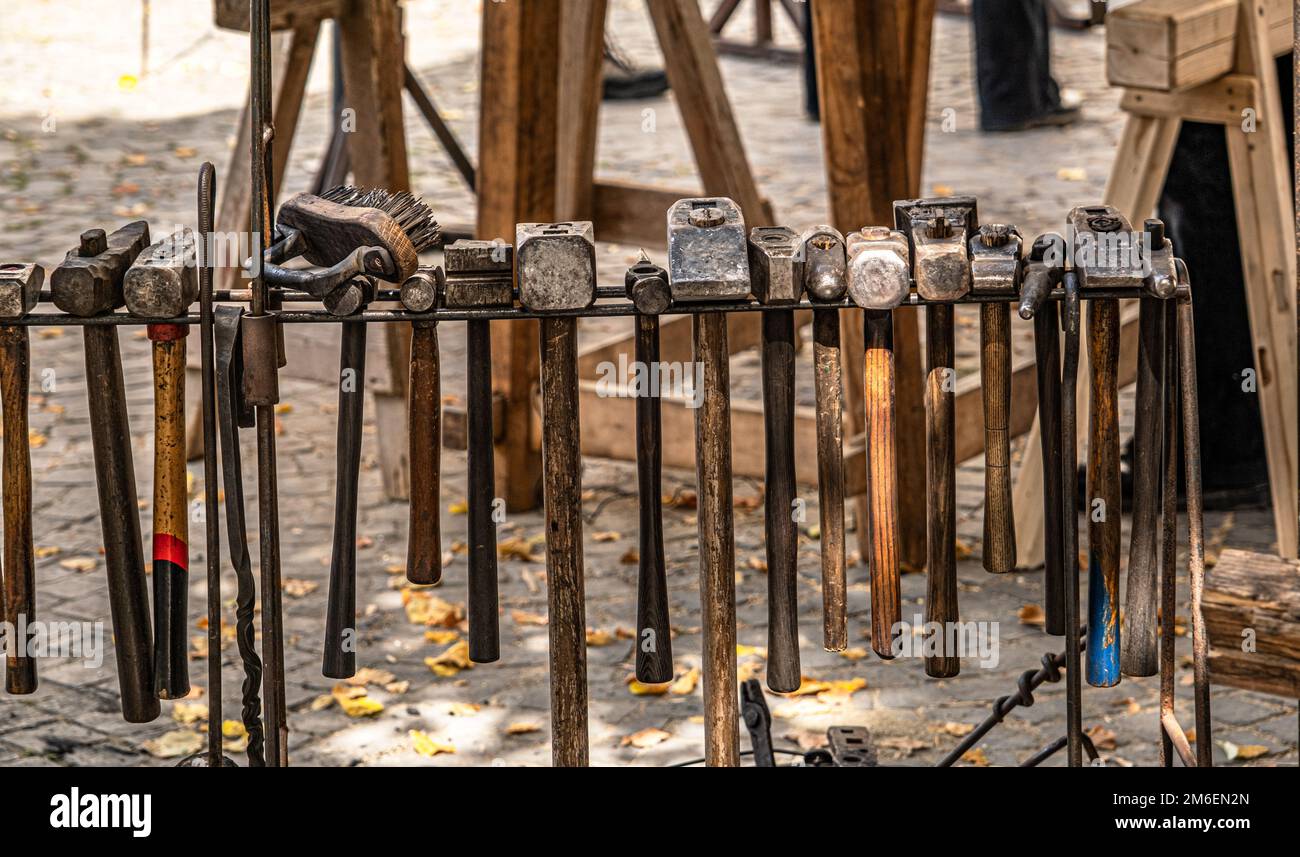 Blacksmiths forging on anvil hi-res stock photography and images - Alamy