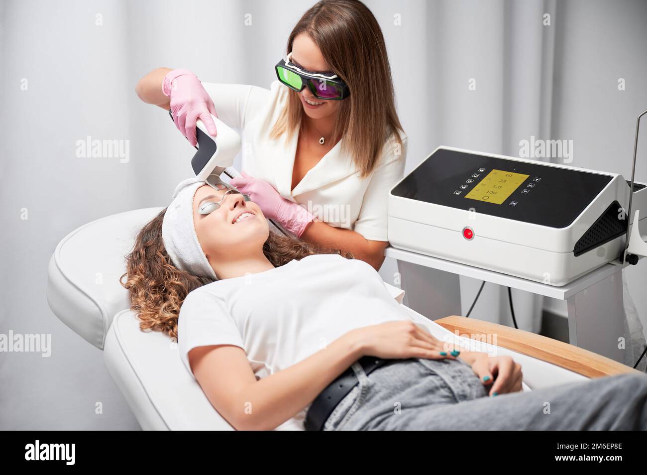 Ablative laser resurfacing hi-res stock photography and images - Alamy Ablative laser resurfacing hi-res stock photography and images - Alamy