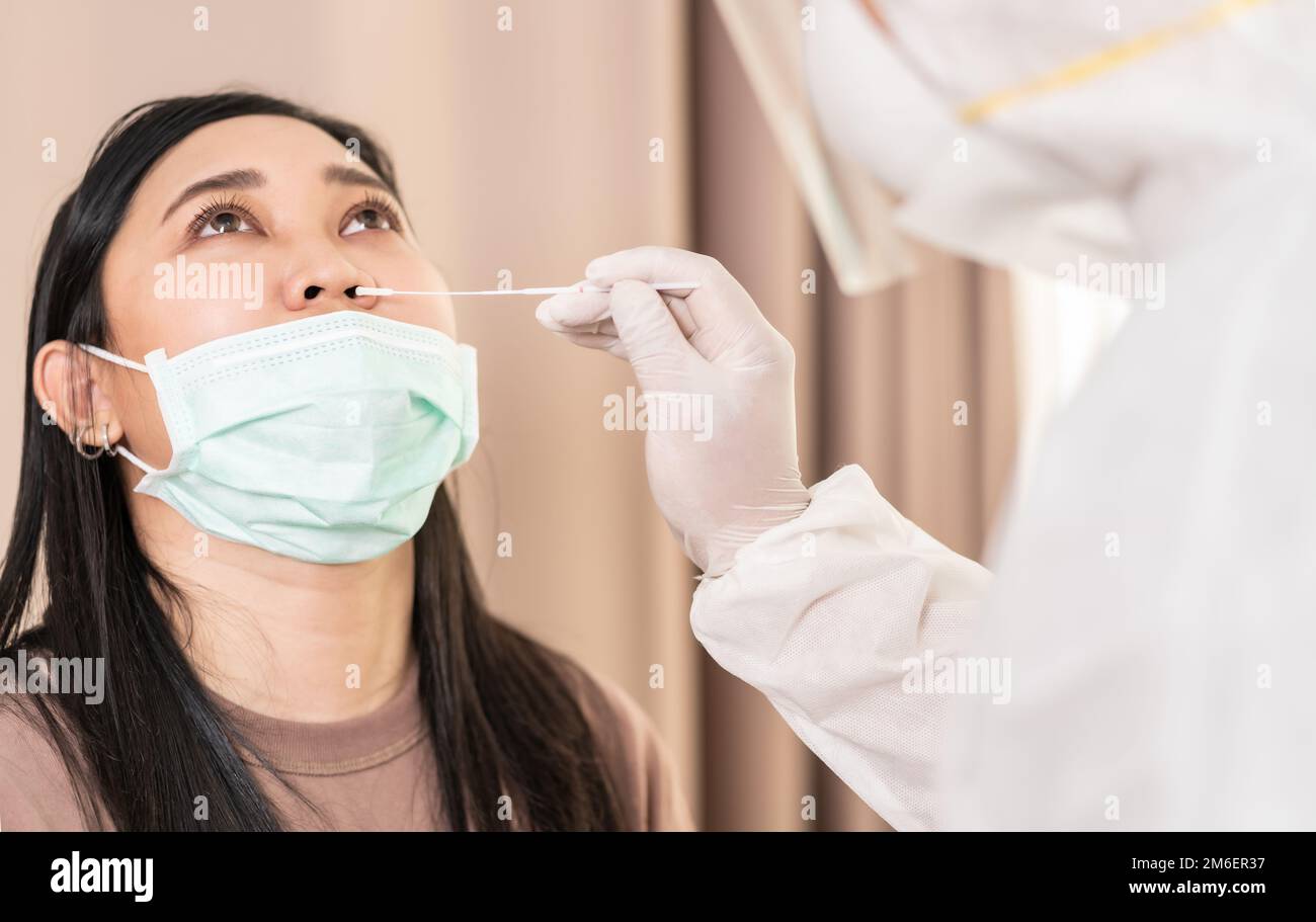 Nurse covid 19 test staff hi-res stock photography and images - Alamy