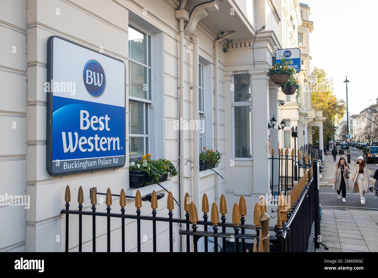 Buckingham palace logo hi-res stock photography and images - Alamy