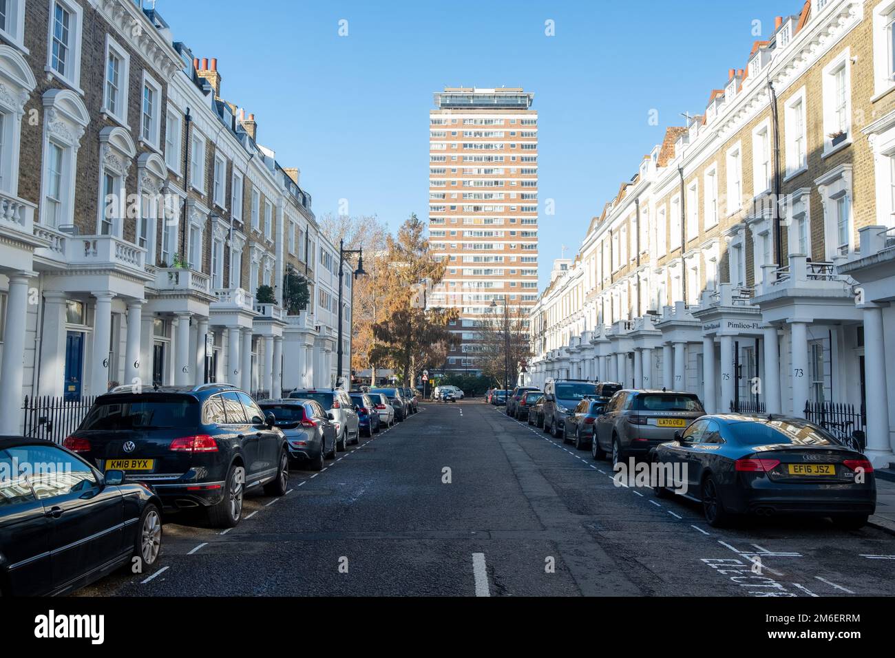 Flats london hi-res stock photography and images - Alamy