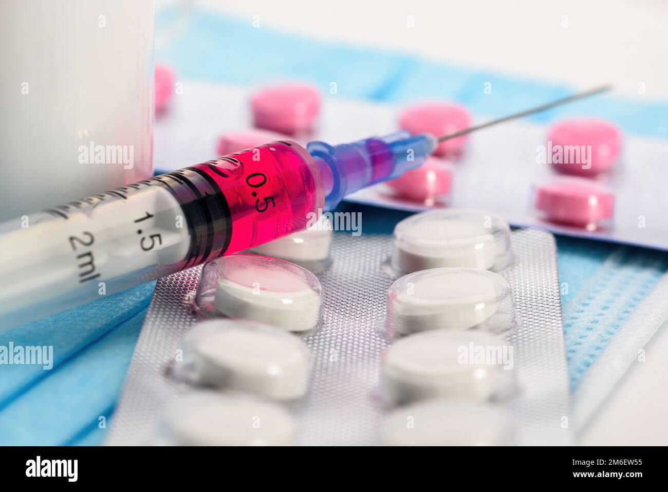 Medication syringe hi-res stock photography and images - Alamy