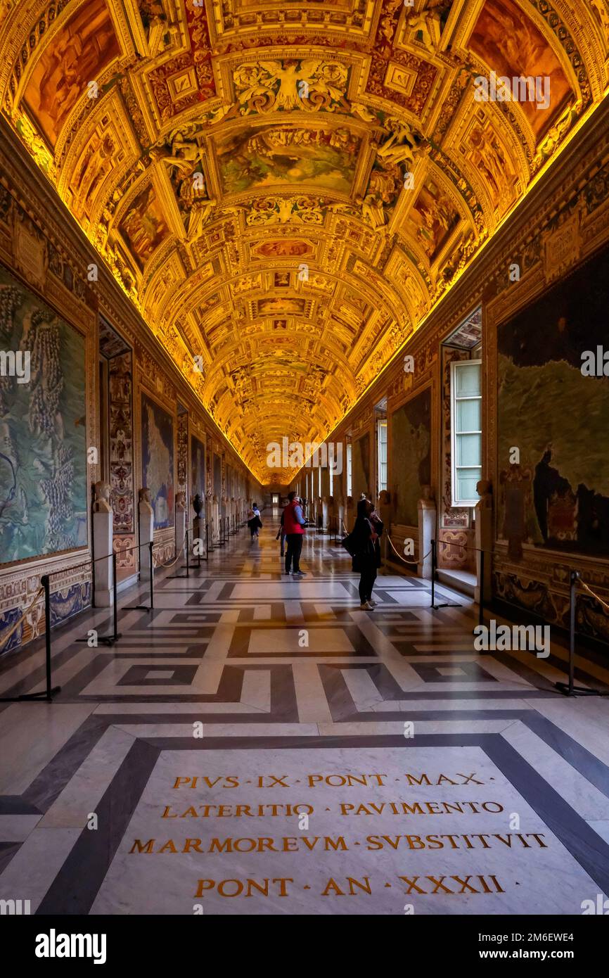 Beautiful Arched Passage Corridor Inside the Vatican Museum - Gallery of Maps Stock Photo - Alamy