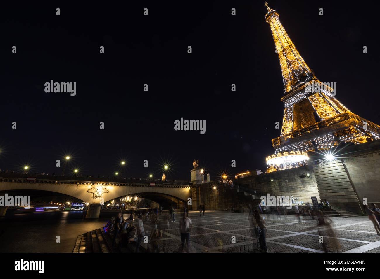 Famous landmarks paris hi-res stock photography and images - Alamy