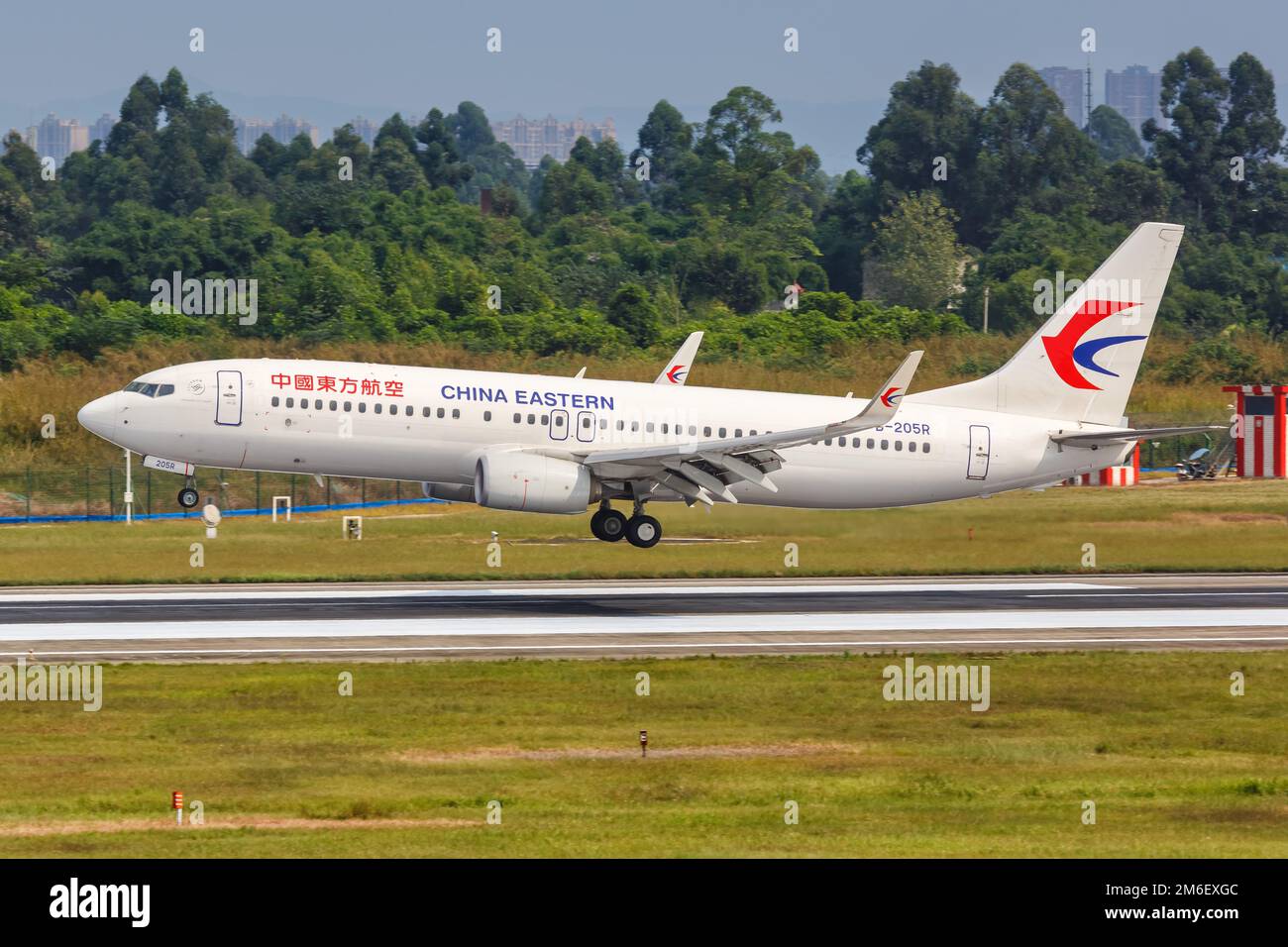 China Eastern Airlines Boeing 737-800 Flugzeug Flughafen Chengdu Stock ... China Eastern Airlines Boeing 737-800 Flugzeug Flughafen Chengdu Stock ...