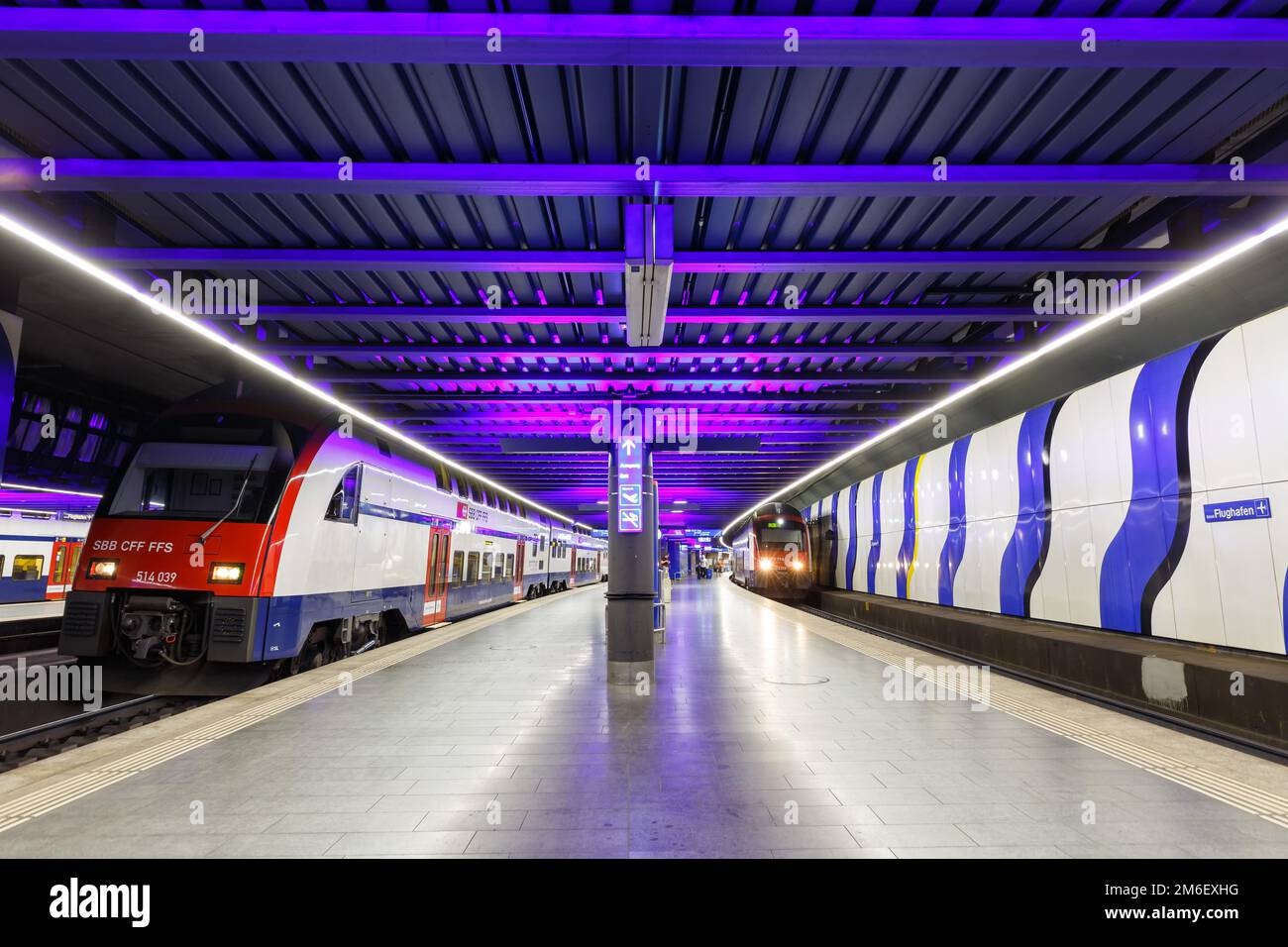 Siemens desiro hi-res stock photography and images - Alamy