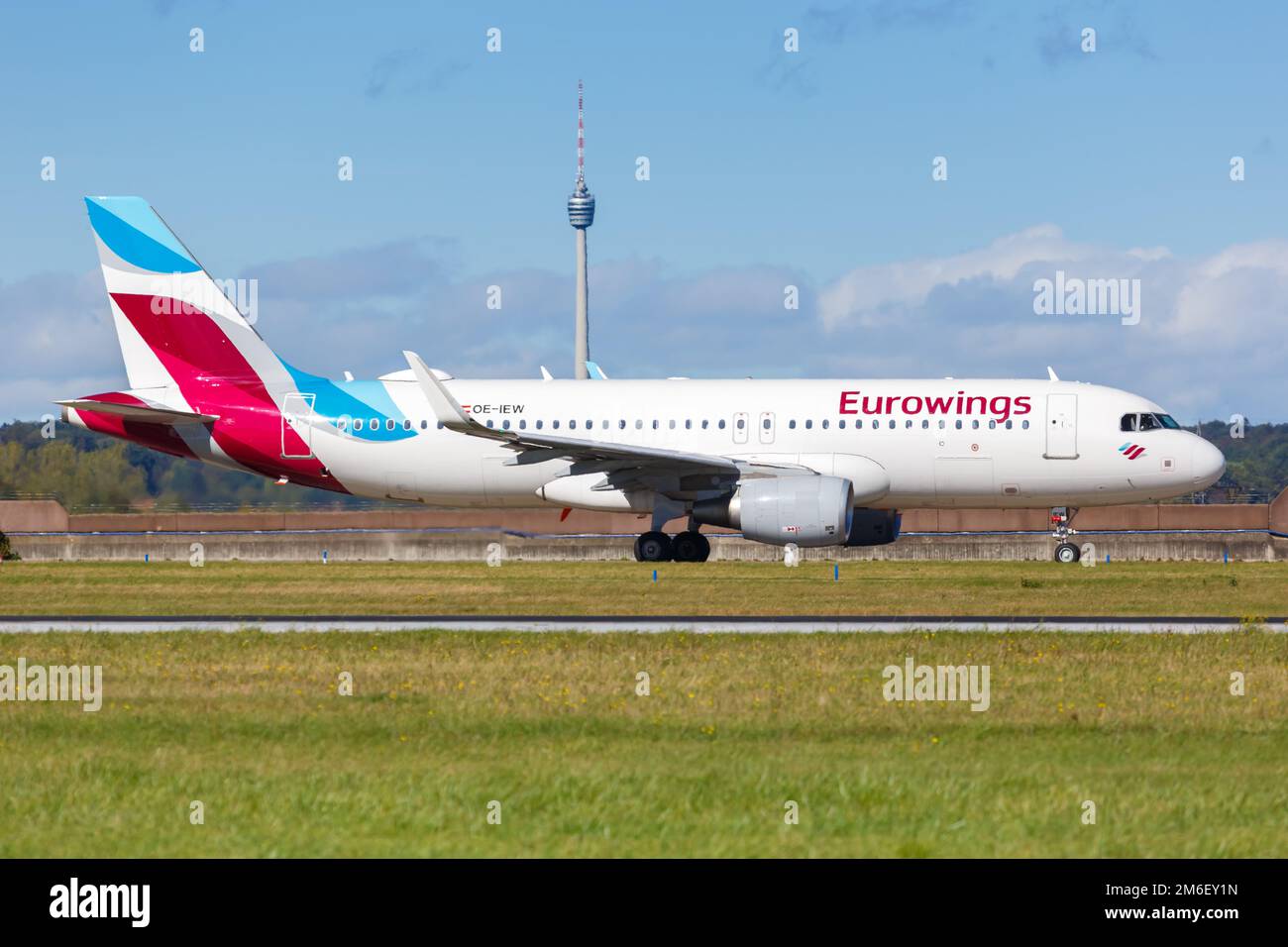 Eurowings Europe Airbus A320 Flugzeug Flughafen Stuttgart Stock Photo ...