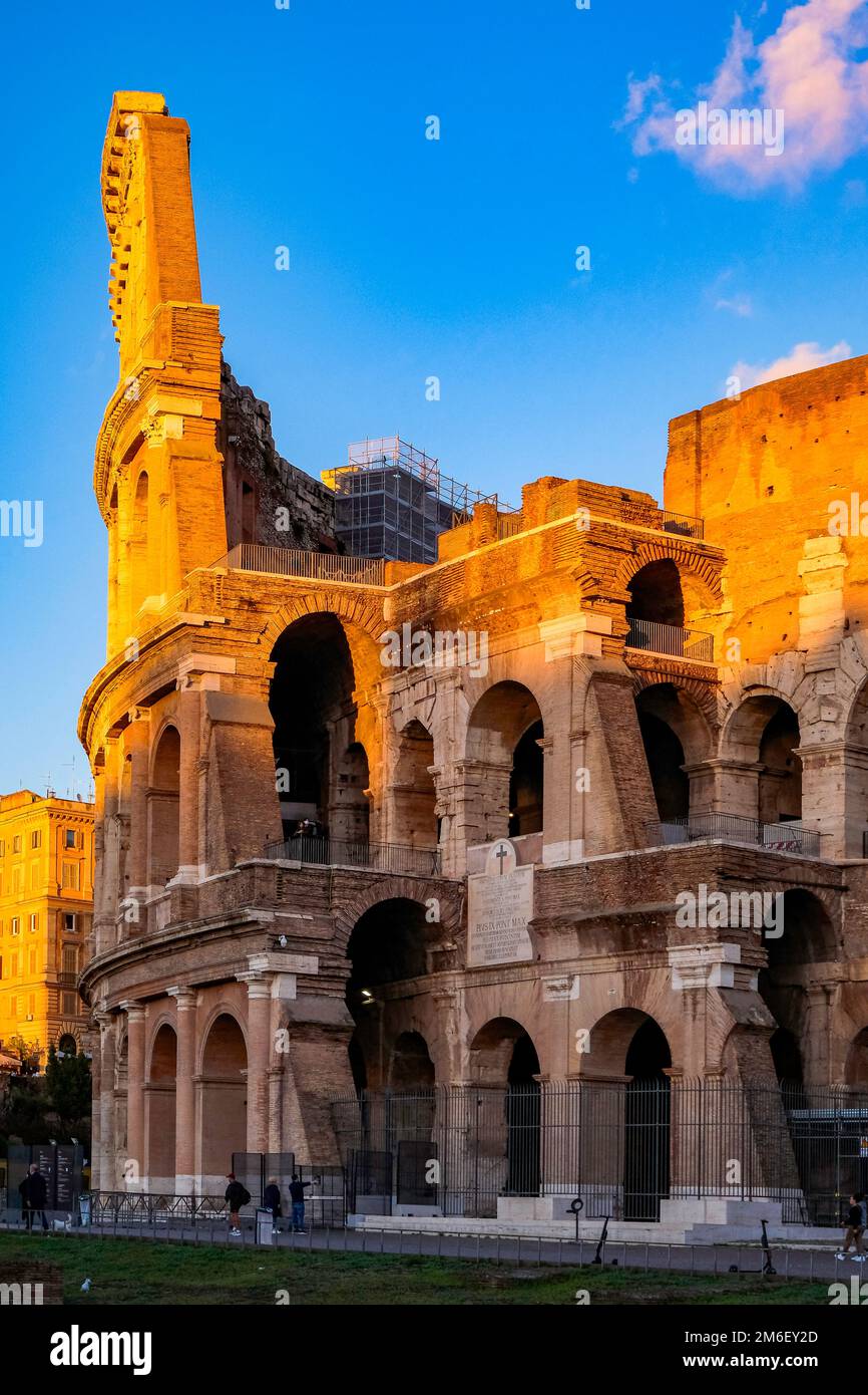The Iconic Symbol of Imperial Roma - Colosseum at Sunset - oval Roman ...