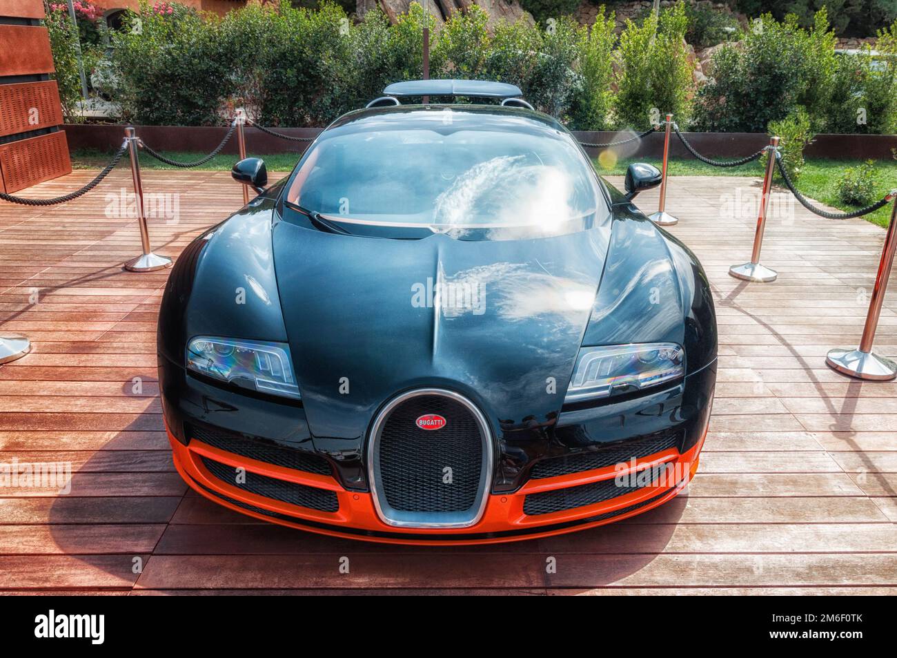 Black bugatti veyron in hi-res stock photography and images - Alamy