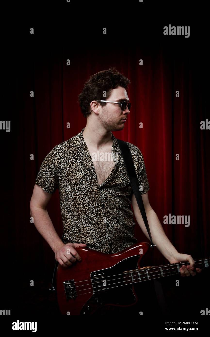 Mike kerr guitar player hi-res stock photography and images - Alamy