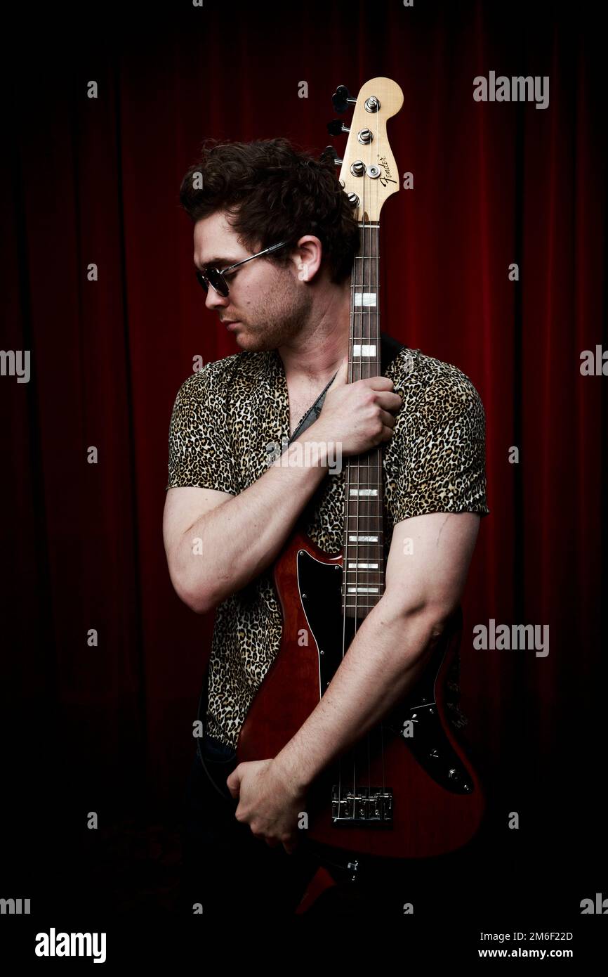 Mike kerr guitar player hi-res stock photography and images - Alamy