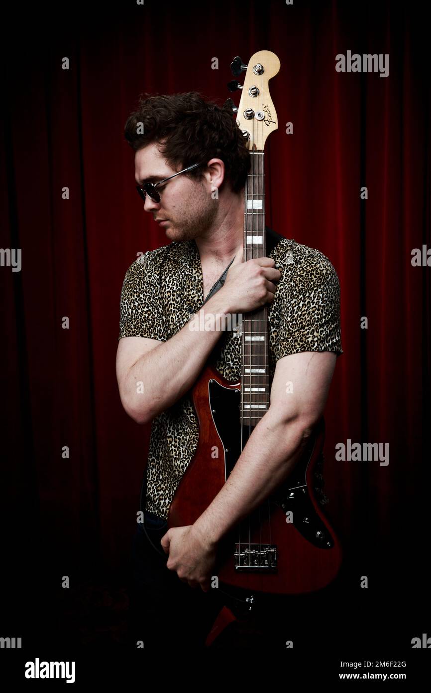 Mike kerr guitar player hi-res stock photography and images - Alamy