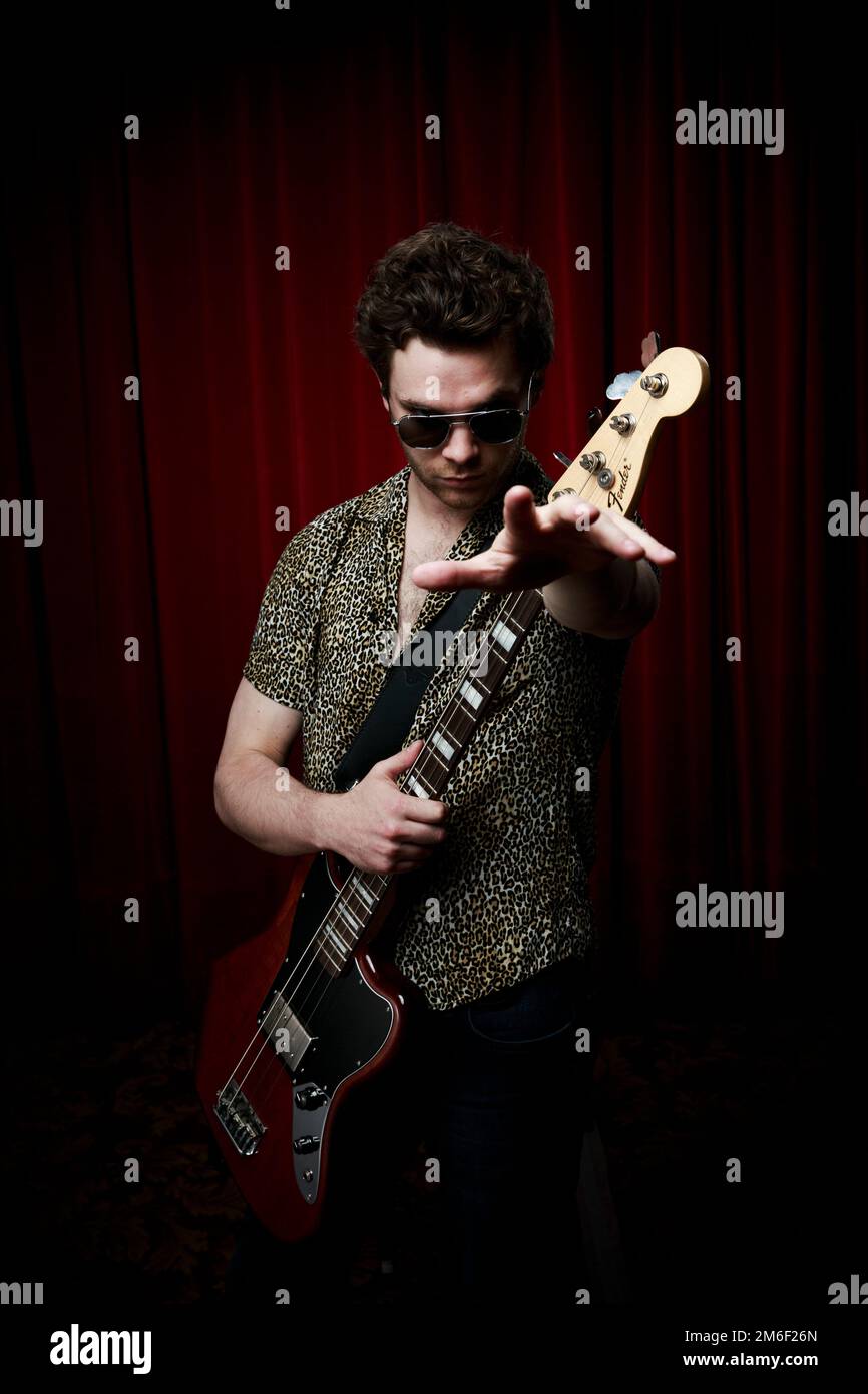 Mike kerr guitar player hi-res stock photography and images - Alamy
