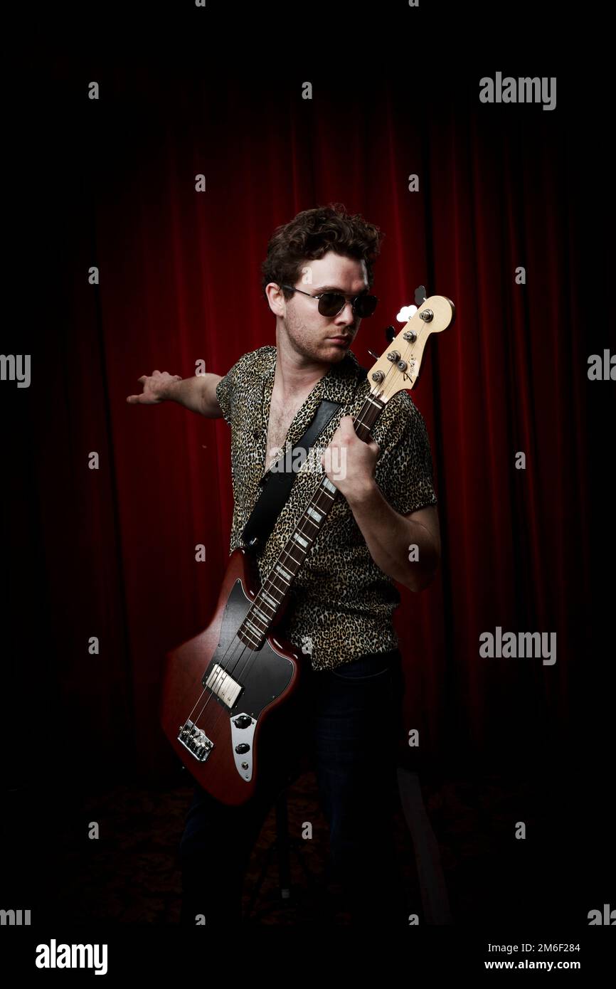 Mike kerr guitar player hi-res stock photography and images - Alamy